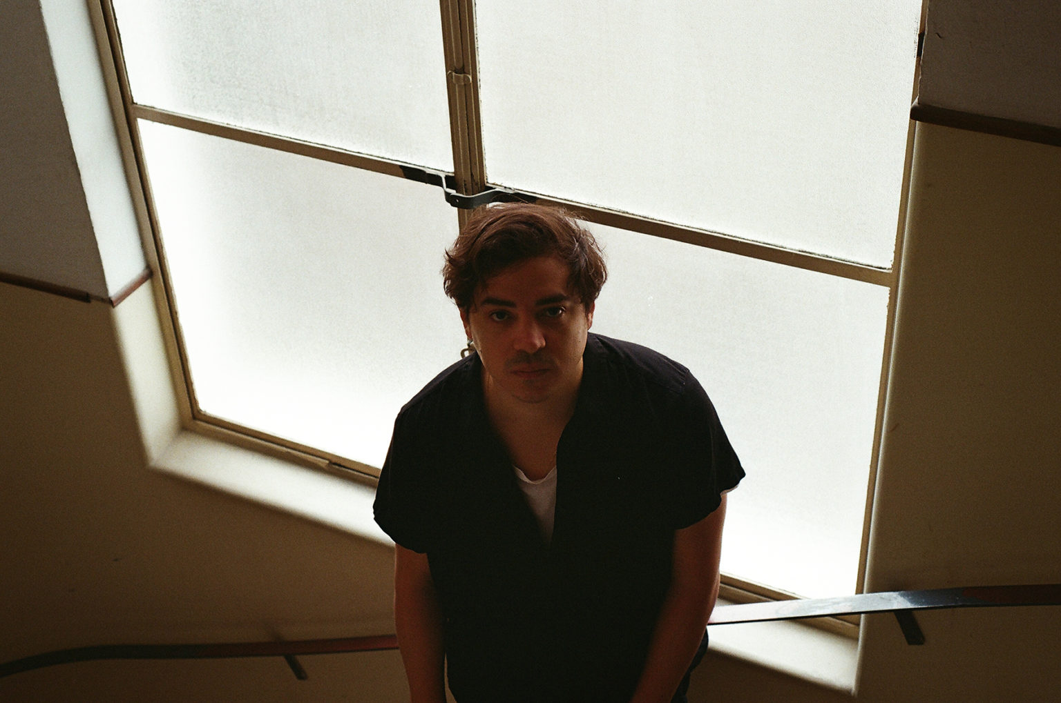 [PREMIERE] Apeles: "todo artista como eu sente medo" - Rock Cabeça